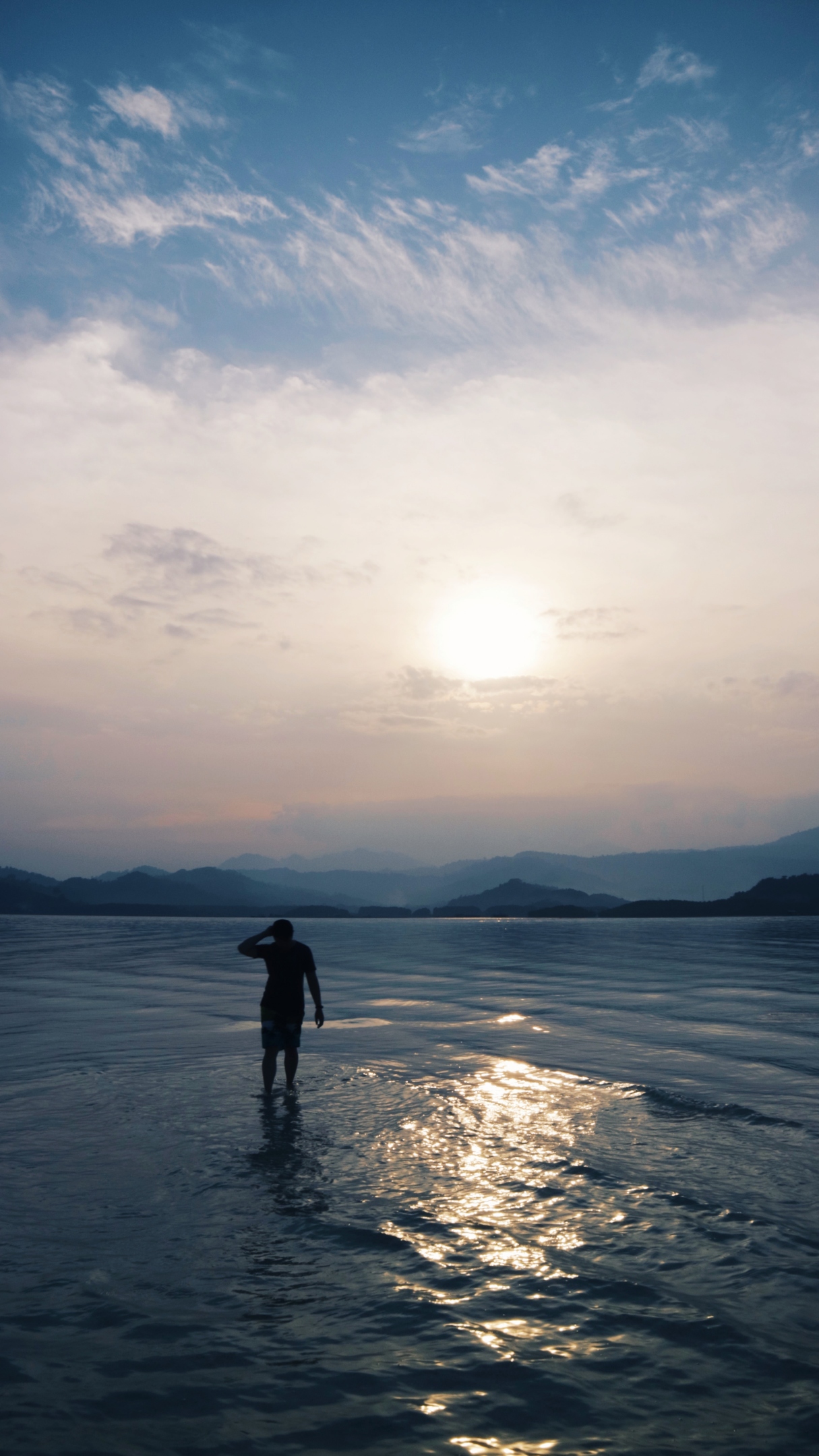Pantai Pasir Timbul: Gosong Pasir Tengah Laut - Tukang Ngider